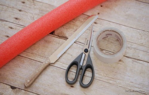 Cozy Sweater Pool Noodle Fall Wreath Tutorial - onecreativemommy.com
